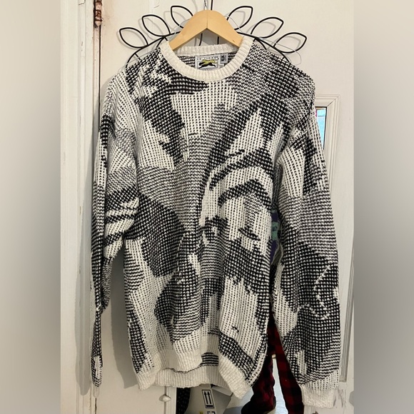 Le Tigre | Sweaters | Black And White Graphic Sweater Le Tigre | Poshmark